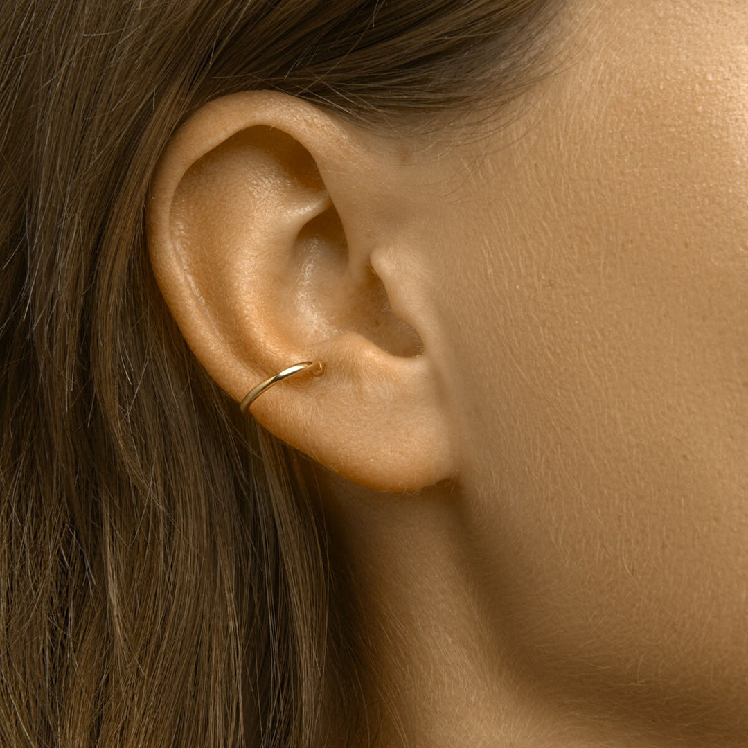 Vergulde zilveren earcuff – modern accent in goudkleur – Juwelier van ...